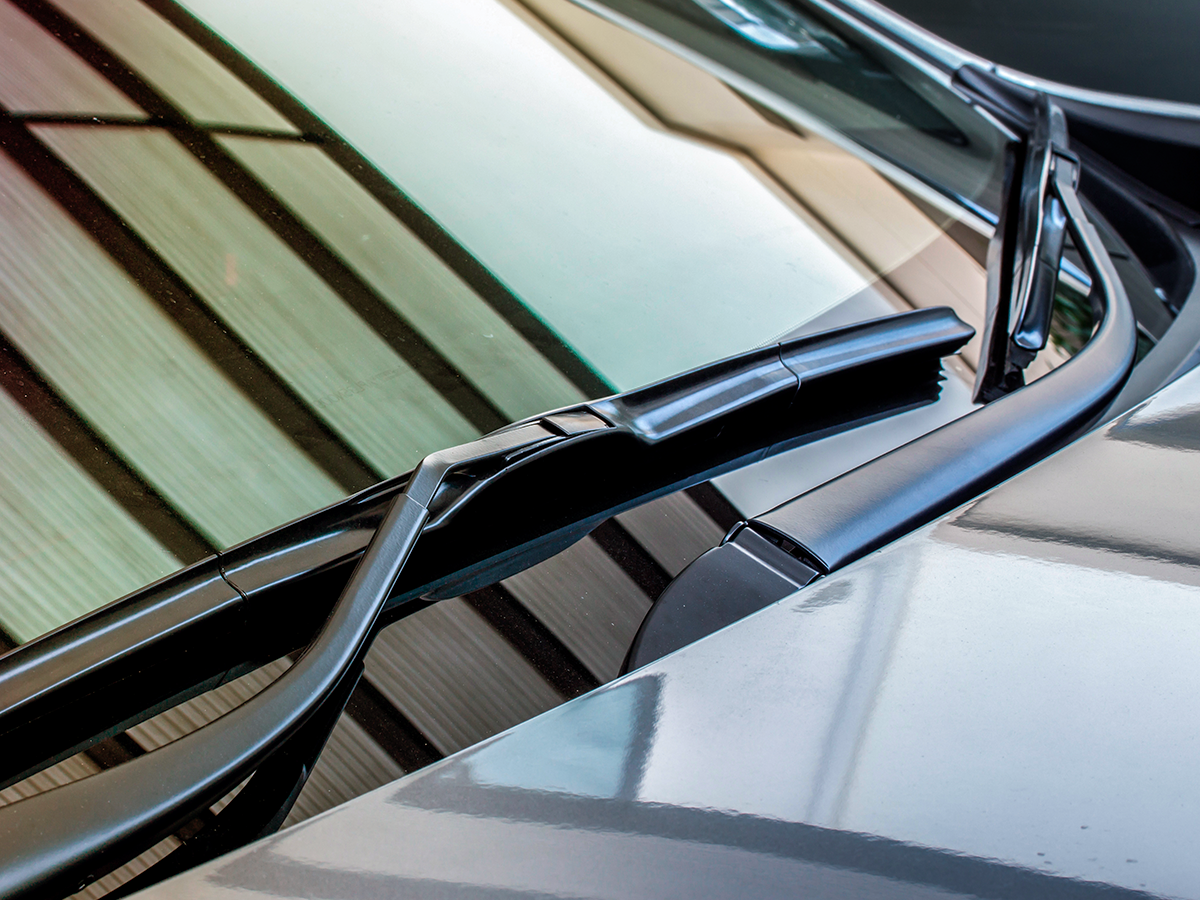 O verão e as chuvas continuam. Fique de olho nos limpadores de para ...